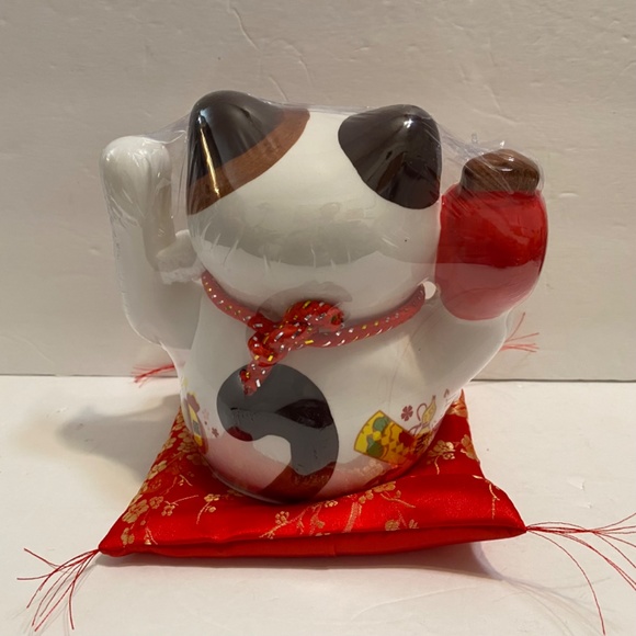 Accents | Japanese Lucky Money Cat With Baby Cats Moving Arm Neko ...